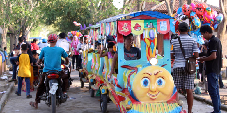 Liburan Tiba, Danau Tasikardi Ramai Pengunjung, Mari Berwisata! | biem.co